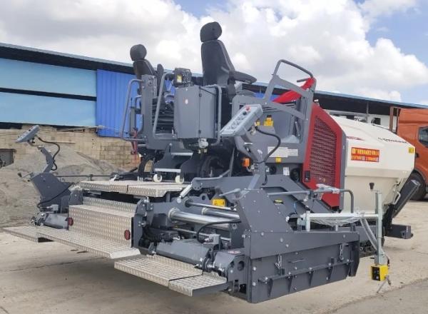 Quality Crawler DYNAPAC F1800C Used Asphalt Paving Equipment with 50kw Power Engine for sale