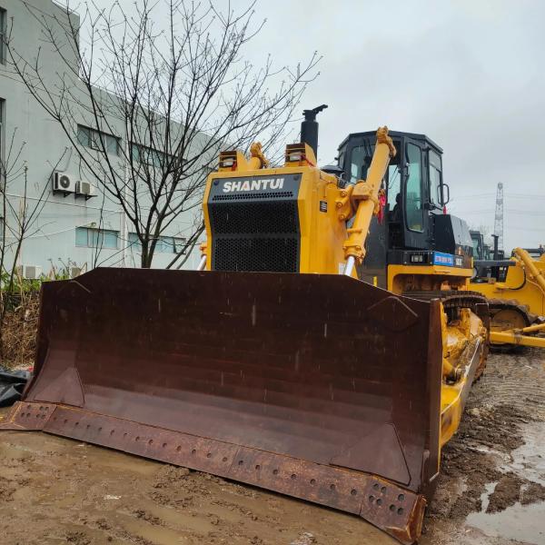 Quality Strong Power SHANTUI SD32 Used Crawler Bulldozer WP12 Engine For Clearing Land for sale