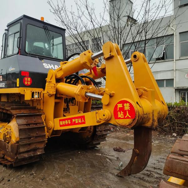 Quality Strong Power SHANTUI SD32 Used Crawler Bulldozer WP12 Engine For Clearing Land for sale