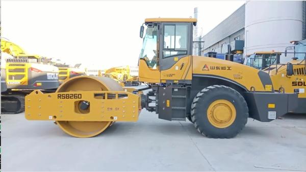 Quality 26 Tons Second Hand SDLG RS8260 Diesel Road Roller With 147Kw Powerful Engine for sale