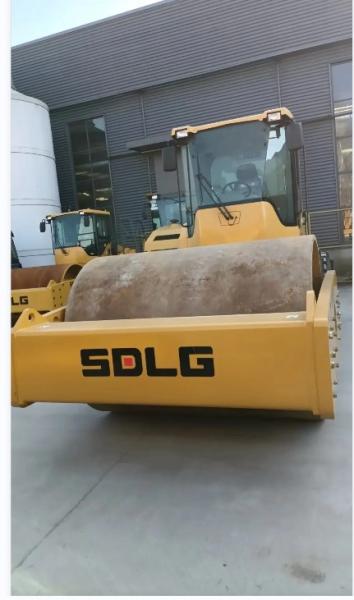 Quality 26 Tons Second Hand SDLG RS8260 Diesel Road Roller With 147Kw Powerful Engine for sale