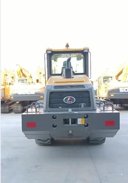 Quality 26 Tons Second Hand SDLG RS8260 Diesel Road Roller With 147Kw Powerful Engine for sale