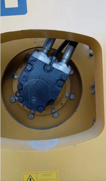 Quality 26 Tons Second Hand SDLG RS8260 Diesel Road Roller With 147Kw Powerful Engine for sale