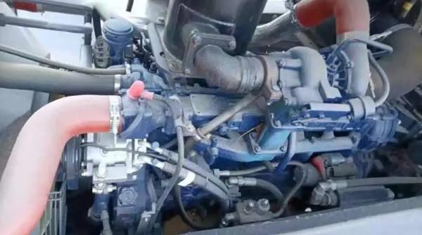 Quality 26 Tons Second Hand SDLG RS8260 Diesel Road Roller With 147Kw Powerful Engine for sale