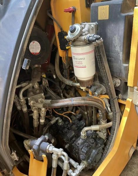 Quality 13200kg Used Road Roller XCMG BW203AD High Efficiency With 95 Kw Power for sale