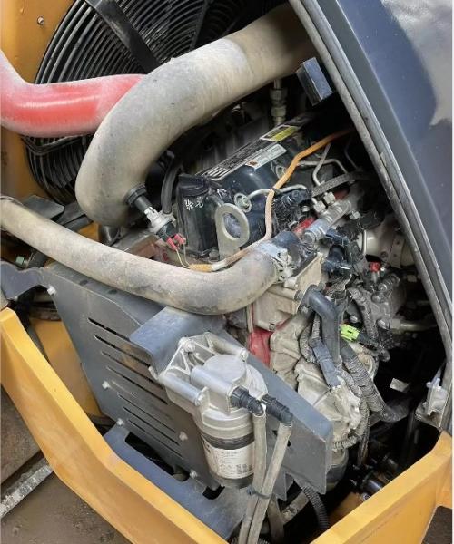 Quality 13200kg Used Road Roller XCMG BW203AD High Efficiency With 95 Kw Power for sale