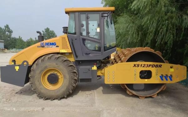 Quality Second Hand XS123PDBR XCMG Road Roller 12T with 93kw Power Engine for sale