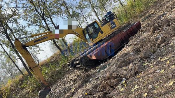 Quality Komatsu PC220 Amphibious Mini Hydraulic Excavator With Compact Structure for sale