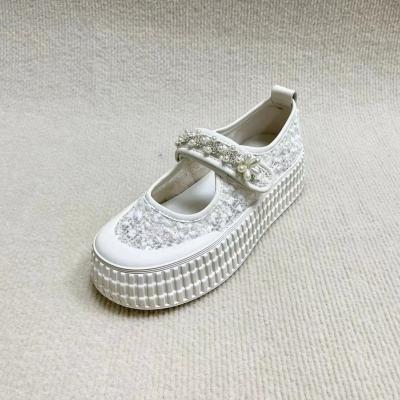 Cina Calzature sportive da donna di moda con perla sulla superficie per uso causale in estate OEM in vendita