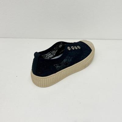 China Slip On Espadrilles Respiratórias Sneakers elegantes para mulheres à venda
