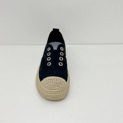 China Slip On Espadrilles Respiratórias Sneakers elegantes para mulheres à venda
