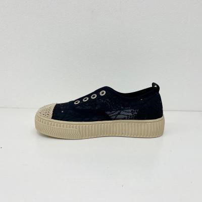 China Slip On Espadrilles Respiratórias Sneakers elegantes para mulheres à venda