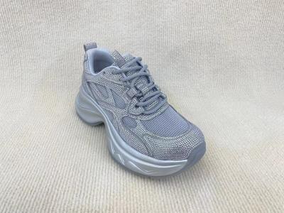Cina Donne bianche con suole spesse e scarpe da ginnastica a maglia traspirante in estate in vendita