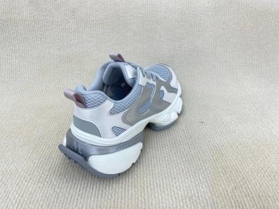 Cina OEM Comfort Scarpe da corsa Lace Up Donna Calzature morbide Autunno Primavera in vendita