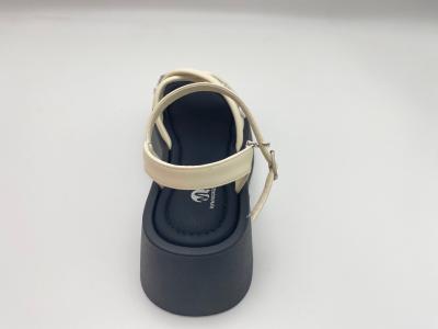 中国 Women white bottomed sandals with rhinestone with pure color and genuine leather 販売のため