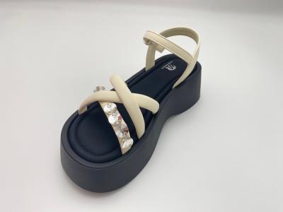 中国 Women white bottomed sandals with rhinestone with pure color and genuine leather 販売のため