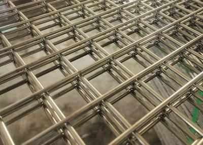 Cina Il foro 4ft della saldatura 50x50mm ha galvanizzato Mesh Panels Silver d'acciaio in vendita