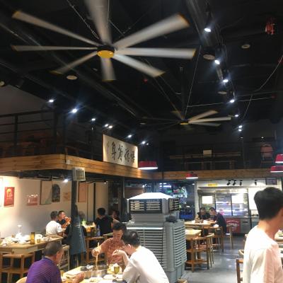 China Al-Mg legeringsbladen 2.4m 8ft PMSM HVLS ventilatoren voor luchtkoeling in restaurant en food court Te koop