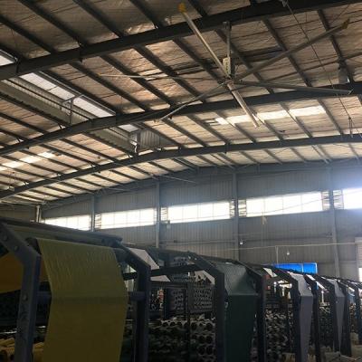 Cina 20FT Industrial HVLS Ceiling Fan Sliver Grigio Supporto personalizzato ODM per allevamenti di animali da allevamento Soluzione gratuita di manutenzione in vendita
