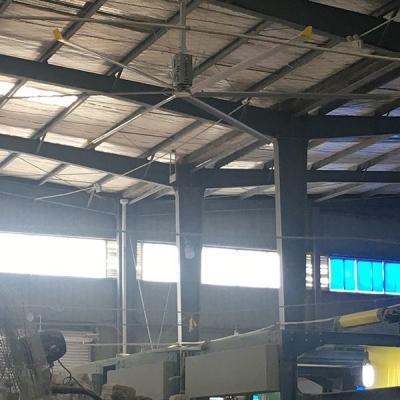 Cina DX-7.3 Ventilatore di soffitto industriale Hvls grande con motore Pmsm e materiale di lame Al-Mg in vendita