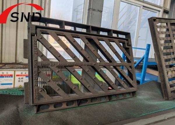 Quality OEM Combination Cast Iron Gully Grate GGG50 with Triangle Shape for Efficient Drain Away Water for sale