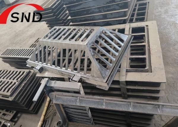 Quality Square Protrusion Cast Iron Gully Grate with Spray Paint for Heavy Duty Waterflow C250 Drain Cover for sale
