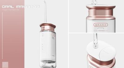 Cina IPX7 acqua ricaricabile senza cordone pieghevole Flosser Irrigator orale per la pulizia dei denti in vendita