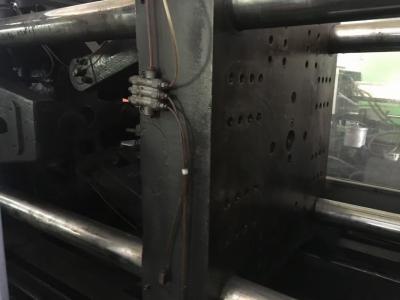 Cina L'attrezzatura di plastica dello stampaggio ad iniezione della pompa a portata variabile ha usato 150 Ton Injection Molding Machine in vendita