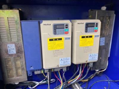 China Motor servo de fijación con abrazadera vertical usado del color de la máquina doble haitiana del moldeo por inyección en venta
