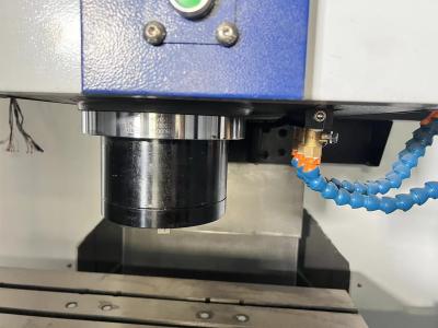 Cina Macchina 850 del centro del mulino di giro di CNC dell'OEM 3 sistema di asse VMC FANUC Mitsubishi in vendita