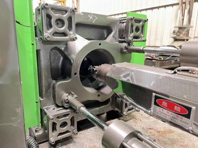 Cina Orizzontale della macchina dello stampaggio ad iniezione del servomotore di Welltec 130ton per il coltello di plastica della forcella in vendita