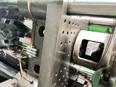Cina Orizzontale della macchina dello stampaggio ad iniezione del servomotore di Welltec 130ton per il coltello di plastica della forcella in vendita
