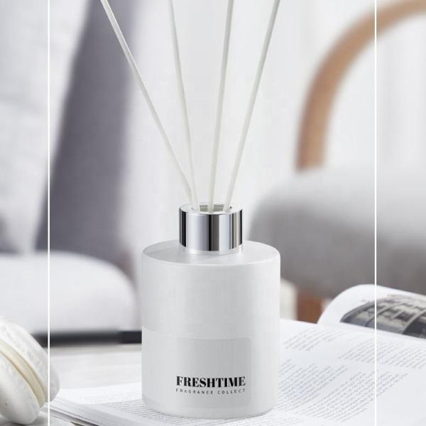 Quality Elegant Round Reed Diffuser Bottle Shiny Black And White 150ml Empty Perfume for sale