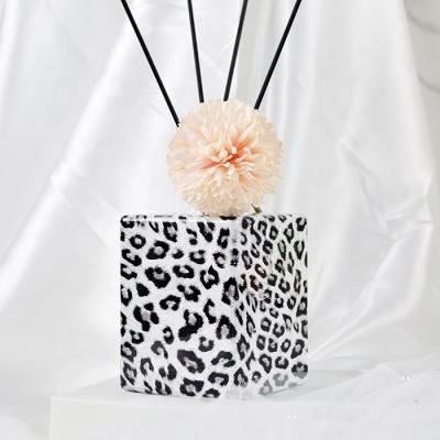 China Large Square Empty Glass Diffuser Bottle 500ml Perfume Diffuser Bottle For Hotel for sale