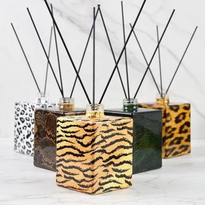 China Large Square Empty Glass Diffuser Bottle 500ml Perfume Diffuser Bottle For Hotel for sale