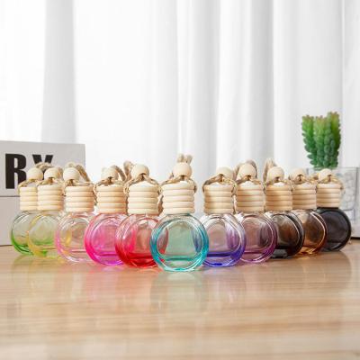 中国 8ml 長持ち ミニグラス ユニークな アロマテラピー アロマ 吊り カー 香水 空瓶 販売のため