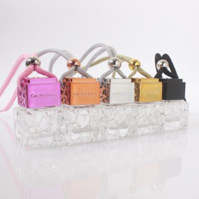 Cina 8 ml di perfume per auto a nido di miele con diffusore a sospensione vuoto in vendita