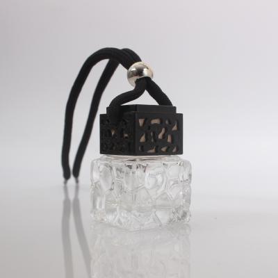 Cina 8 ml di perfume per auto a nido di miele con diffusore a sospensione vuoto in vendita