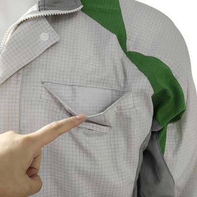 Cina 65% poliestere 33% cotone 2% fibra di carbonio abbigliamento per la stanza pulita cappotto antistatico da laboratorio in vendita