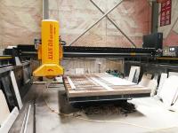 China Infrared Bridge Cutting Machine 300-800mm Blade Automatic Table Movement 20.5-27.5kw for sale