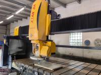 China 5 Axis Automatic Bridge Saw Cutting Machine 3200x2000mm for Granite Profiling for sale