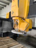 China 5 Axis Automatic Bridge Saw Cutting Machine 3200x2000mm for Granite Profiling for sale
