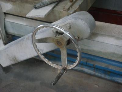 Cina Macchina di taglio manuale di pietra Prezzo di fabbrica Tagliatrice di bordo di lastre di marmo granito in vendita