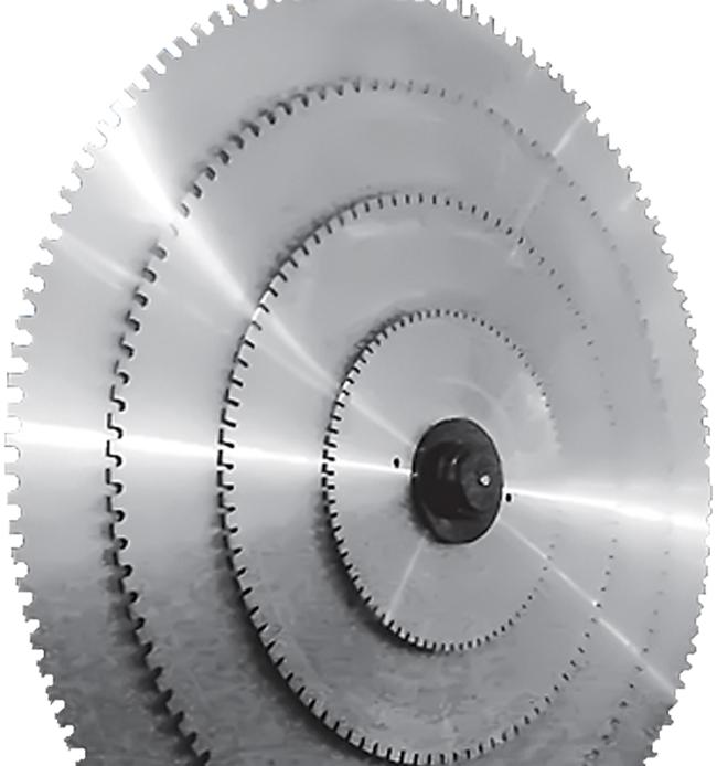 Different sizes of diamond saw blades
