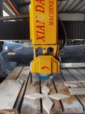 Cina Tagliatrice a ponte a infrarossi per blocchi intermedi con piano di lavoro 3200*2000mm Inclinazione 0-85° e Rotazione 0-90° per Granito e Marmo in vendita