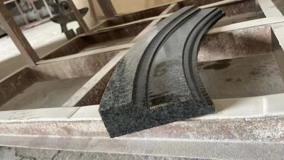 Cina Tagliatrice a ponte CNC a 5 assi monoblocco intelligente automatica per granito, marmo, quarzo con dimensioni massime di lavorazione 3400*2000*180mm, motore da 15kw, alimentazione 380V in vendita