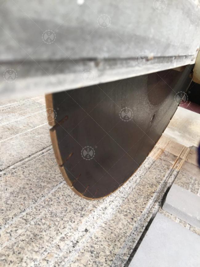 Dual-Blade Arc-Slab Edge-Trimming Machine side view