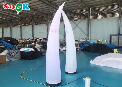 Cina avorio principale gonfiabile di multi colore di 2.5m per la decorazione dell'entrata della fase in vendita