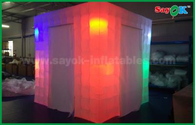 Cina Cabina gonfiabile della foto della luce differente di colore/tenda gonfiabile portatile di Photobooth del cubo con 2 porte in vendita