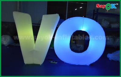 中国 Lingtingの送風機が付いているナイロン膨脹可能な照明装飾、膨脹可能な手紙および遠隔コントローラー 販売のため